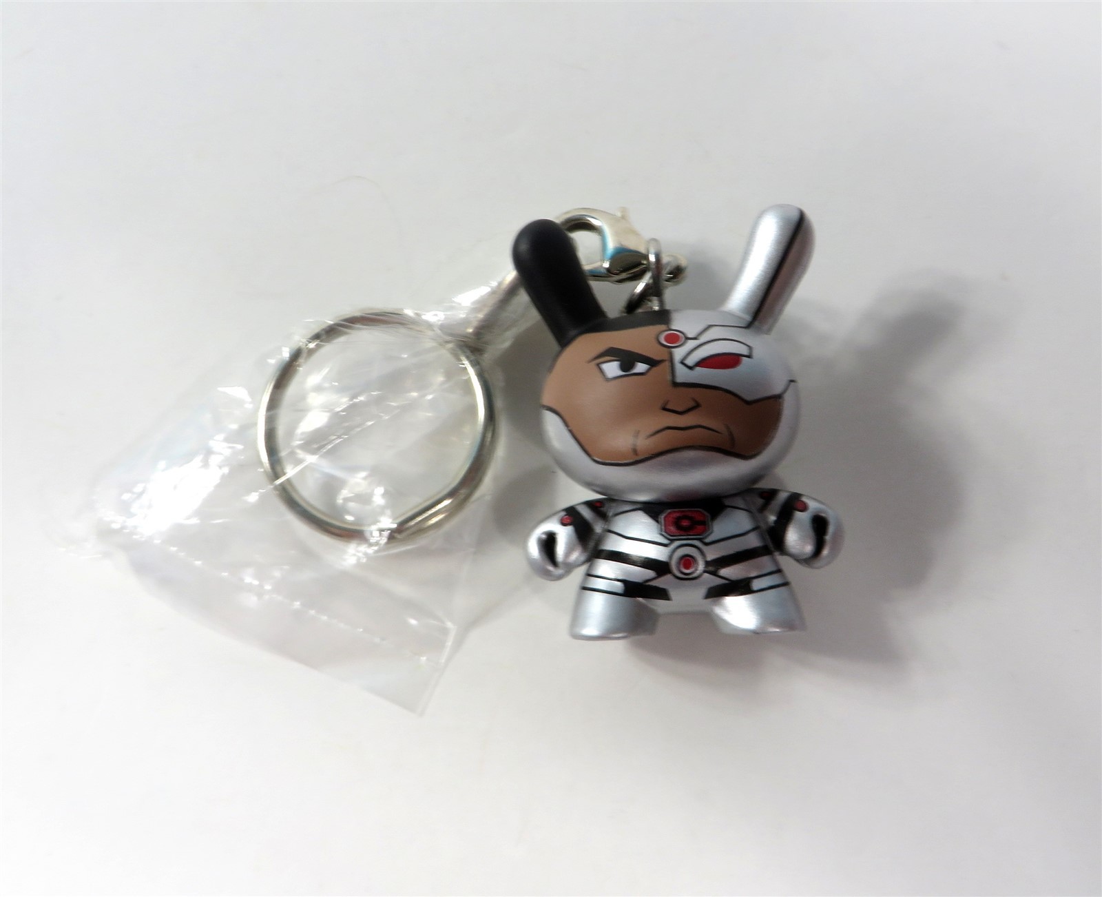Kidrobot Justice League Vinyl Keychains Cyborg Figure NEW | eBay
