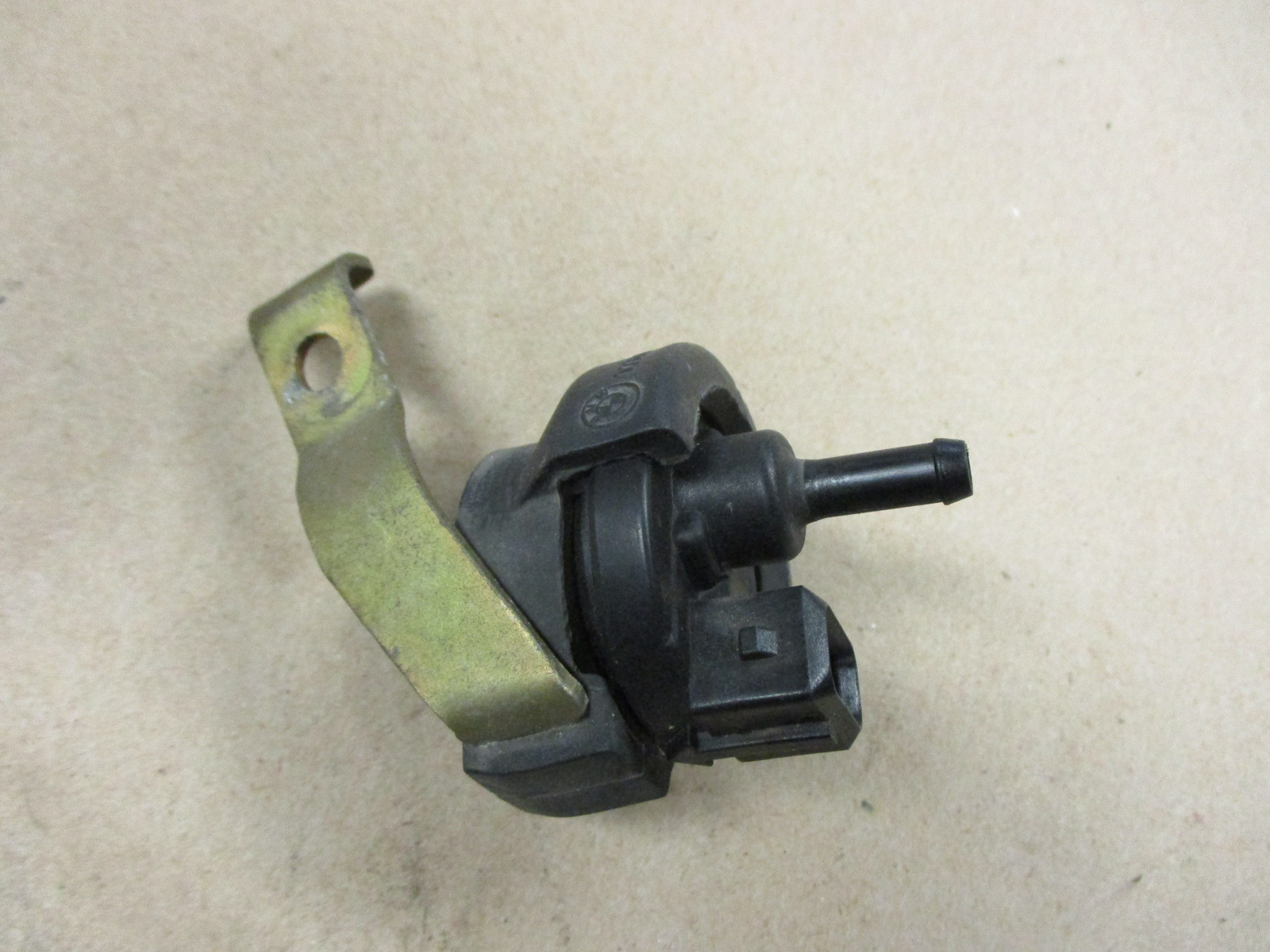 BMW R1100GS R1100RT R1100R R1100RS FUEL TANK BREATHER VALVE GAS | eBay