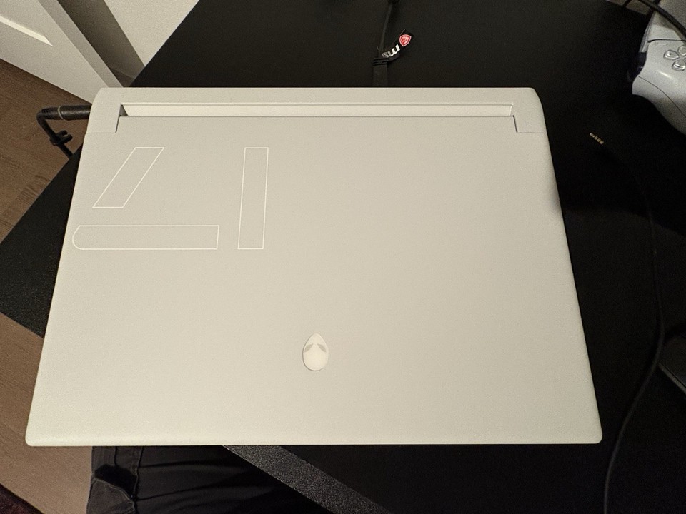 Alienware x17 R2 i9-12900HK 64GB RAM 4TB m2 17.3" UHD 4K 120Hz RTX 3080 ...