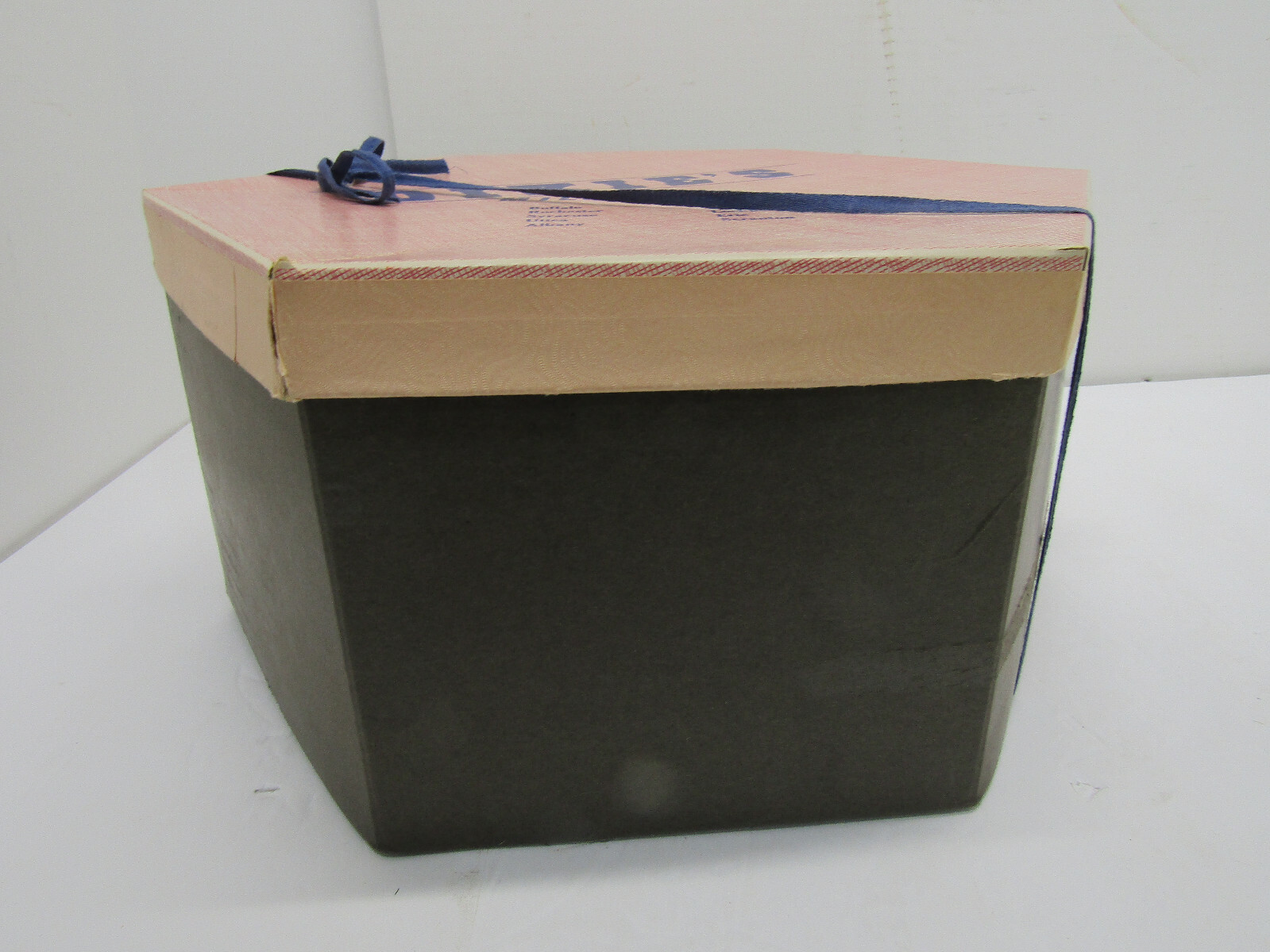 OLD VINTAGE DIXIES MILLINERY HAT BOX DEPARTMENT STORE ADVERTISING | eBay