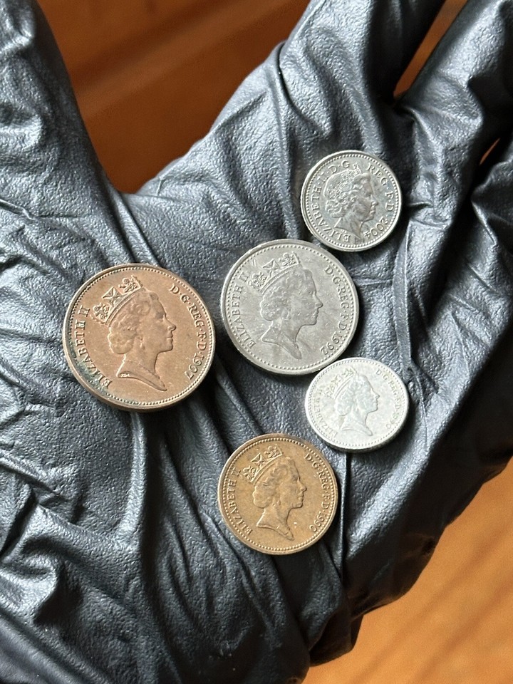 Queen Elizabeth II Coin Collection Lot of 5 Circulated Historical coins ...