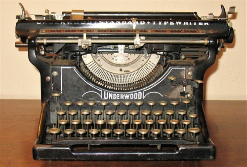 1917 VINTAGE/ANTIQUE UNDERWOOD MODEL #12 TYPEWRITER, with its cover | eBay