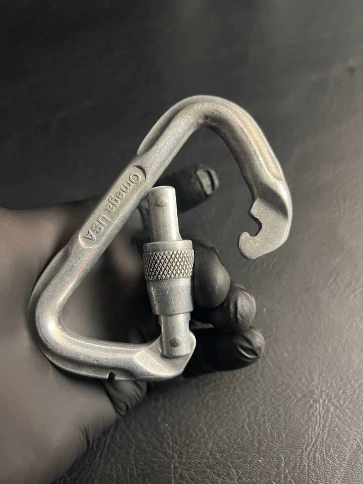 Omega USA D Carabiner Screw-Lock Aluminum kN 31/9/9 CE0082 – Climbing ...