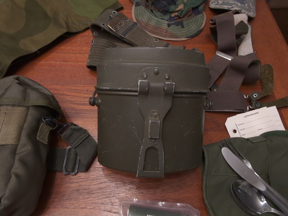 SMALL LOT OF ARMY MILITARY SURPLUS ITEMS Canteens Cookware Gloves Hoods ...