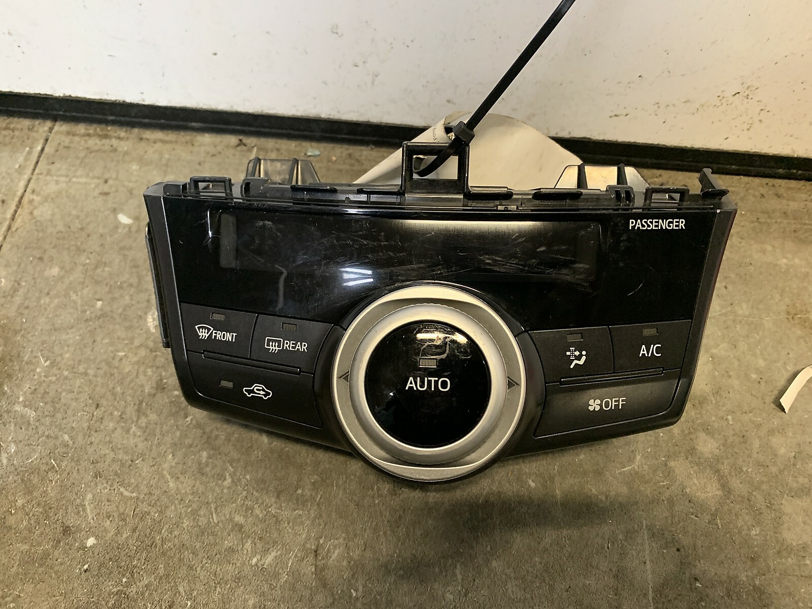 13-15 TOYOTA PRIUS V A/C HEATER TEMPERATURE CLIMATE CONTROL 55900-47150 ...