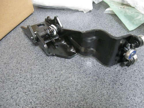 Honda 72560-THR-A01 Left Slide Door Center Roller Assembly for 18-21 ...