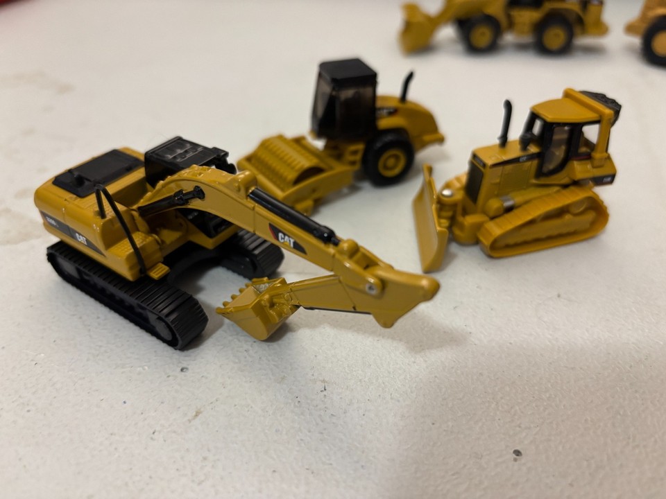 Lot of 7 Diecast Masters 1/87 HO Scale Caterpillar Construction ...