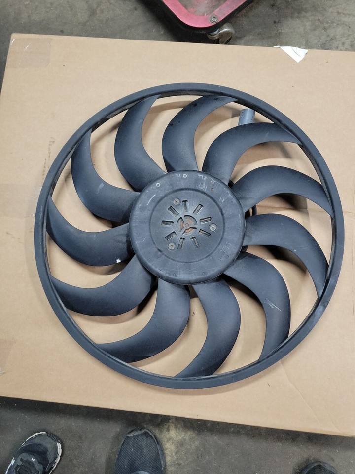 GM Engine Cooling Fan Blade W Motor 84188457 | eBay