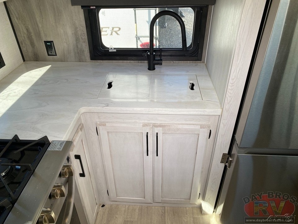 23 KZ Durango 321RKT Luxury Rear Kitchen Fifth Wheel Towable RV ...