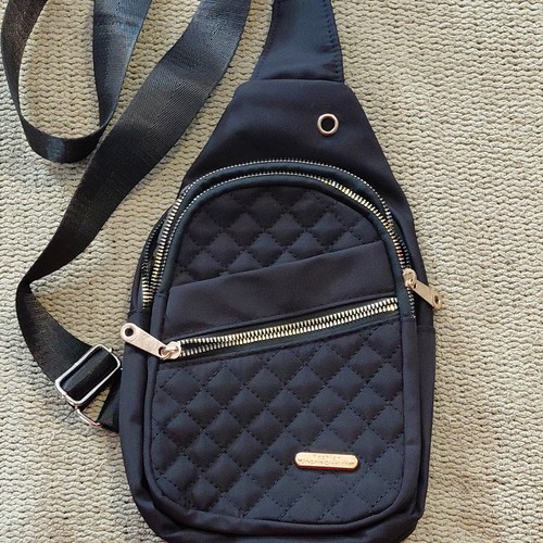 Fashion JINGPIN Creations Black Quilted Sling Bag with Zipper and ...
