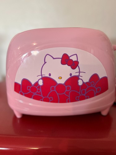 Pink Hello Kitty Two-Slice Empire Style Toaster Uncanny Brands. Tested ...