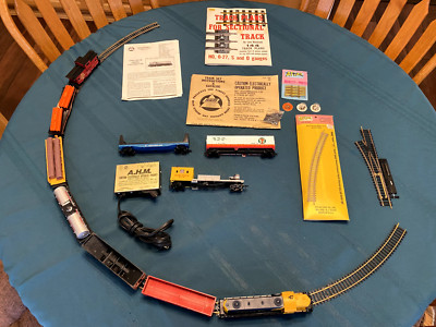 Vintage 1970s AHM / Bachmann HO Train Set GP-18 Diesel Locomotive +FAST ...