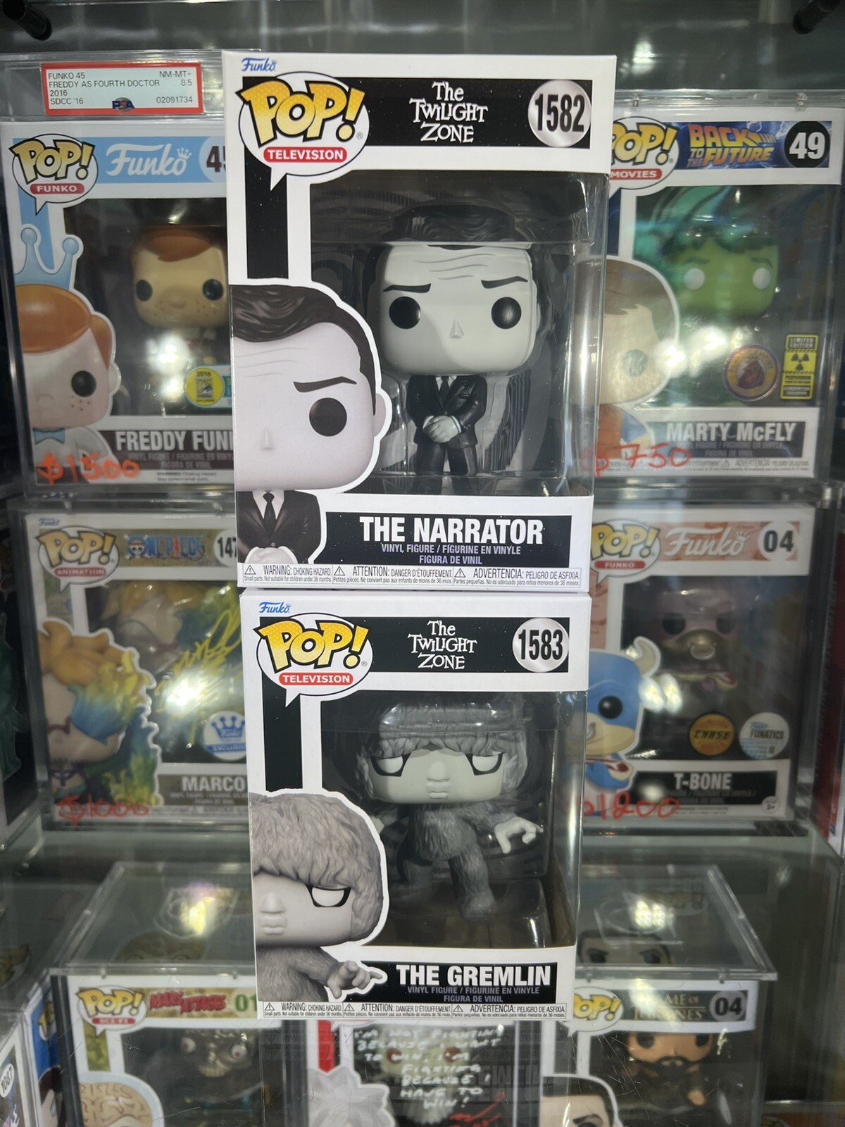 Funko Pop! The Twilight Zone 1959 The Narrator #1582 and Gremlin #1583 ...