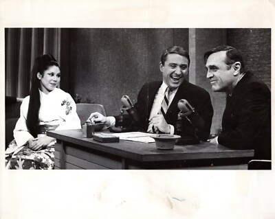 REIKO DOUGLAS MERV GRIFFIN JACK DOUGLAS Original Vintage 8x10 News ...