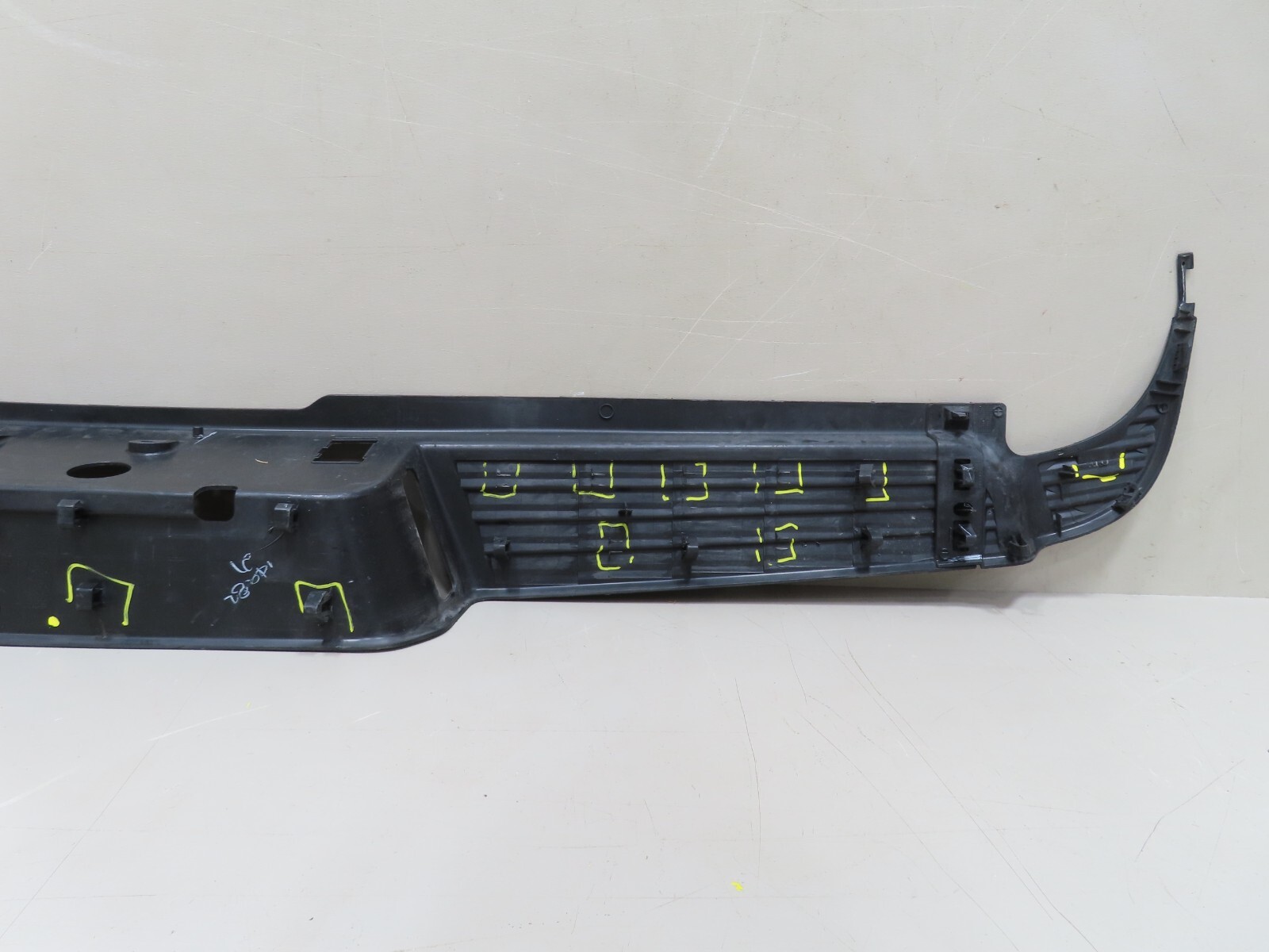 2019-2021 DODGE RAM 2500 3500 REAR BUMPER STEP PLATE PAD COVER OEM ...