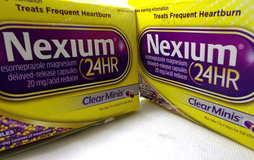 Nexium 24 hr Heartburn Esomeprazole Magnesium 20mg 70 clear minis 12/25 ...