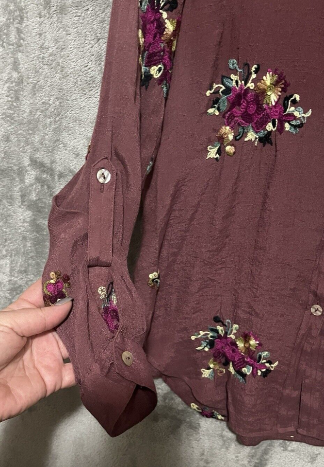 Fig & Flower Mauve Blouse Small Floral Embroidered Roll Tab V Neck ...