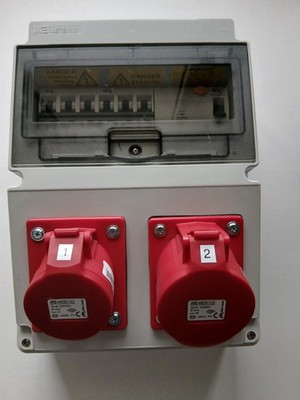 Wall mounted distribution board, industrial CEE Socket. 3 Phase RCD ...