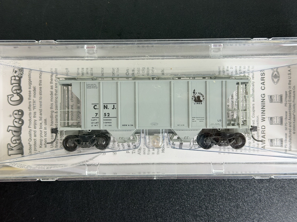 HO Atlas New Jersey Central PS-2 2-Bay Covered Hopper CNJ Boxcar LOT | eBay