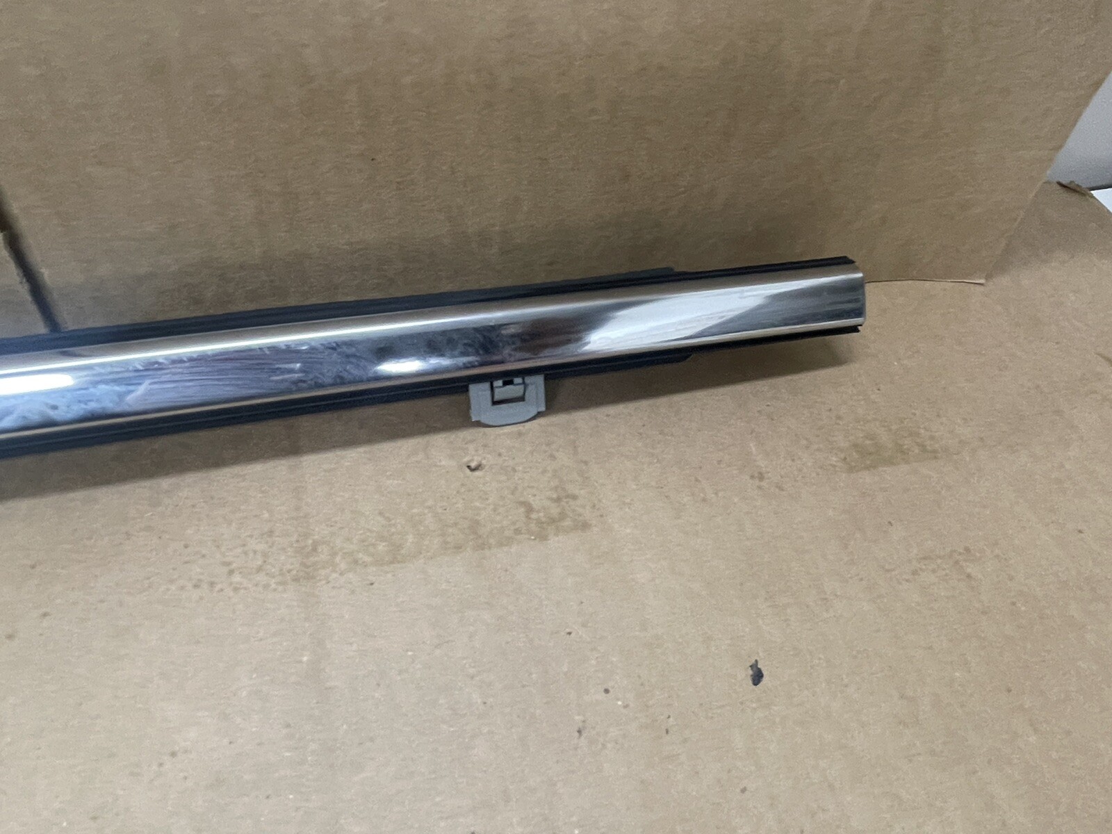 15-20 Escalade Yukon Tahoe FRONT DOOR-Body Side Molding Right Side OEM ...