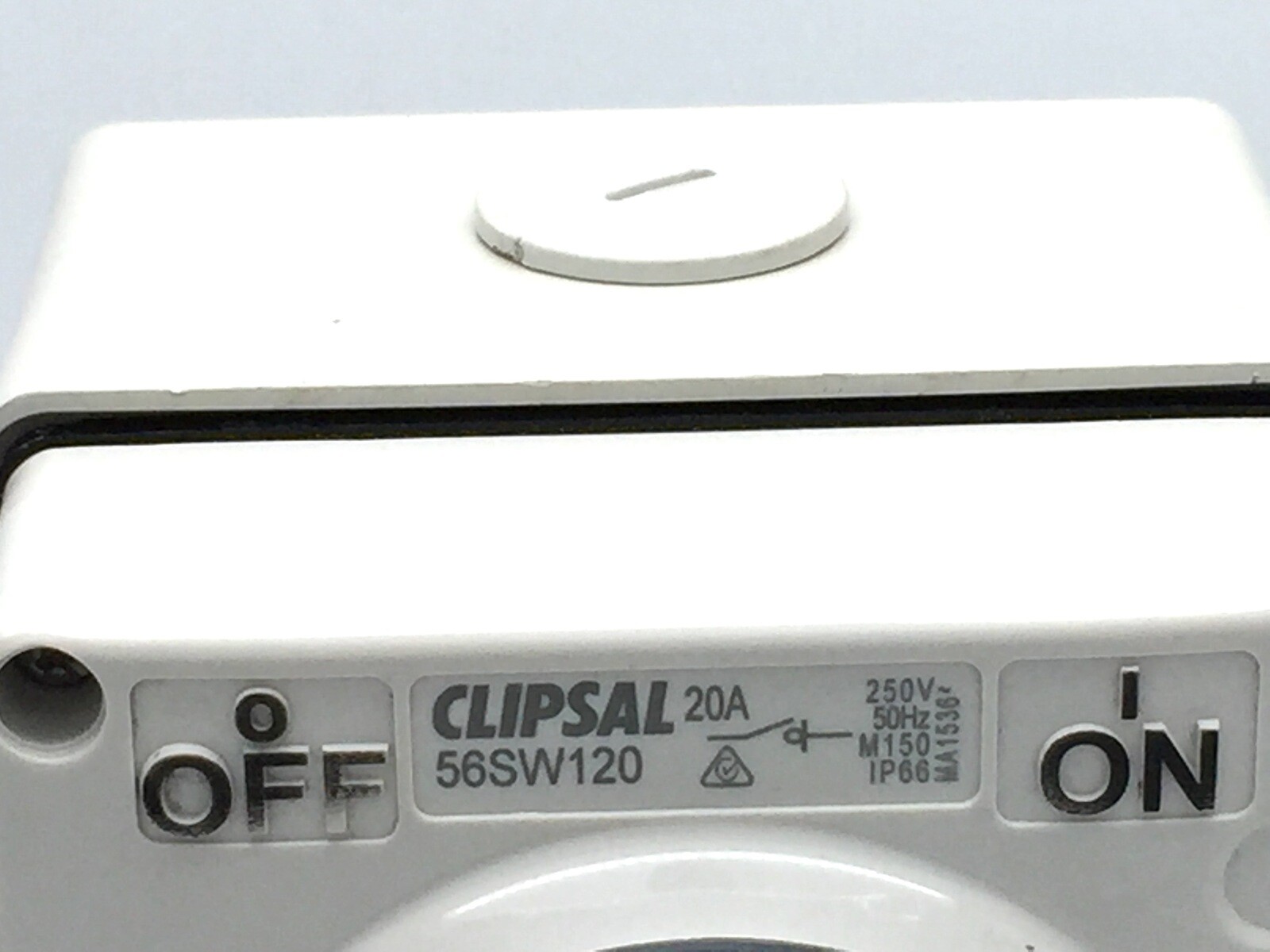 Clipsal 56C320 Switched Socket Outlet 3 Round Sockets 1 Pole 20A 250V ...