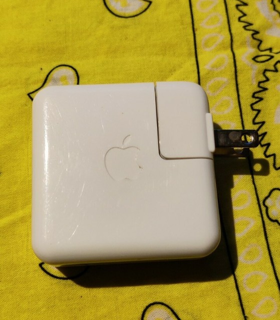 Genuine 2004 Apple iPod Power Adapter/ Charger Model A1070 for sale ...