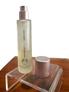 Vintage Vogue Scarce Beauty | eBay Stores