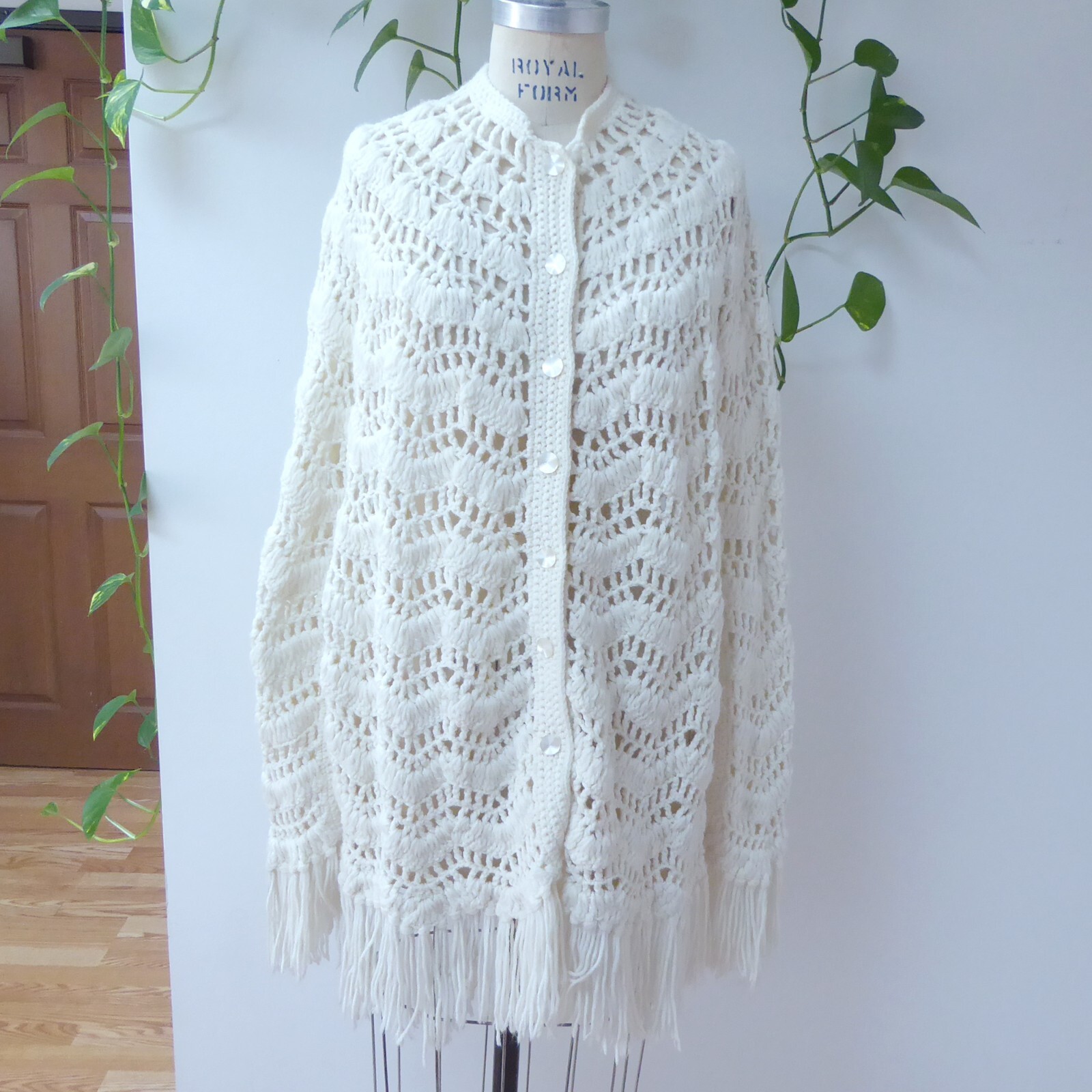1970s Vintage long ivory bohemian crochet cape with f… - Gem