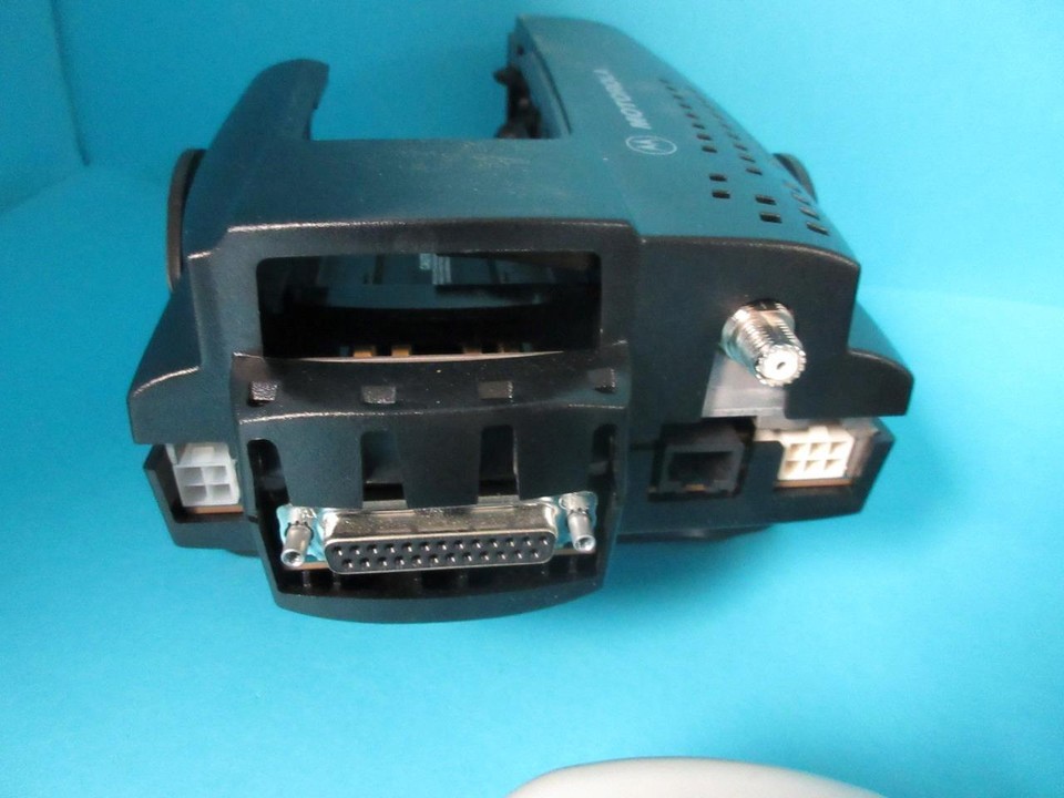 MOTOROLA XTS/MTP VEHICULAR ADAPTER NTN8560 N2001A W/ POWER AMPLIFIER ...