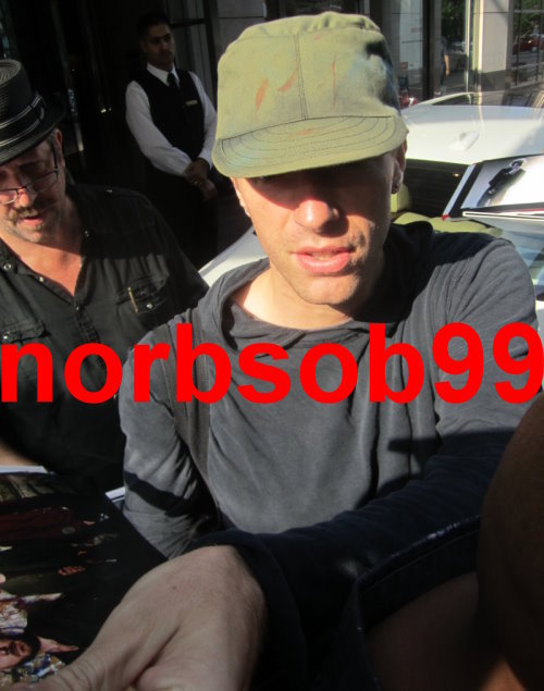 CHRIS MARTIN SIGNED AUTOGRAPH COLDPLAY 11x14 PHOTO C w/PROOF & BECKETT ...