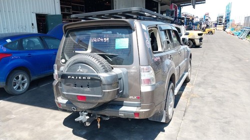 Mitsubishi Pajero Nm-Np Left Rear Door Window | eBay