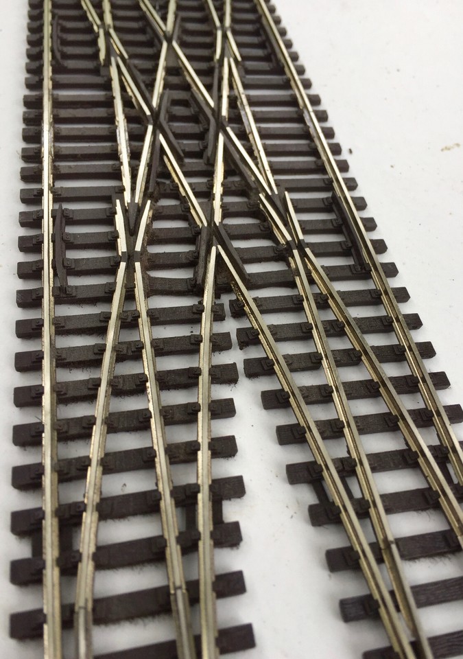 Peco OO short scissor crossover insulfrog DCC only great space saver ...