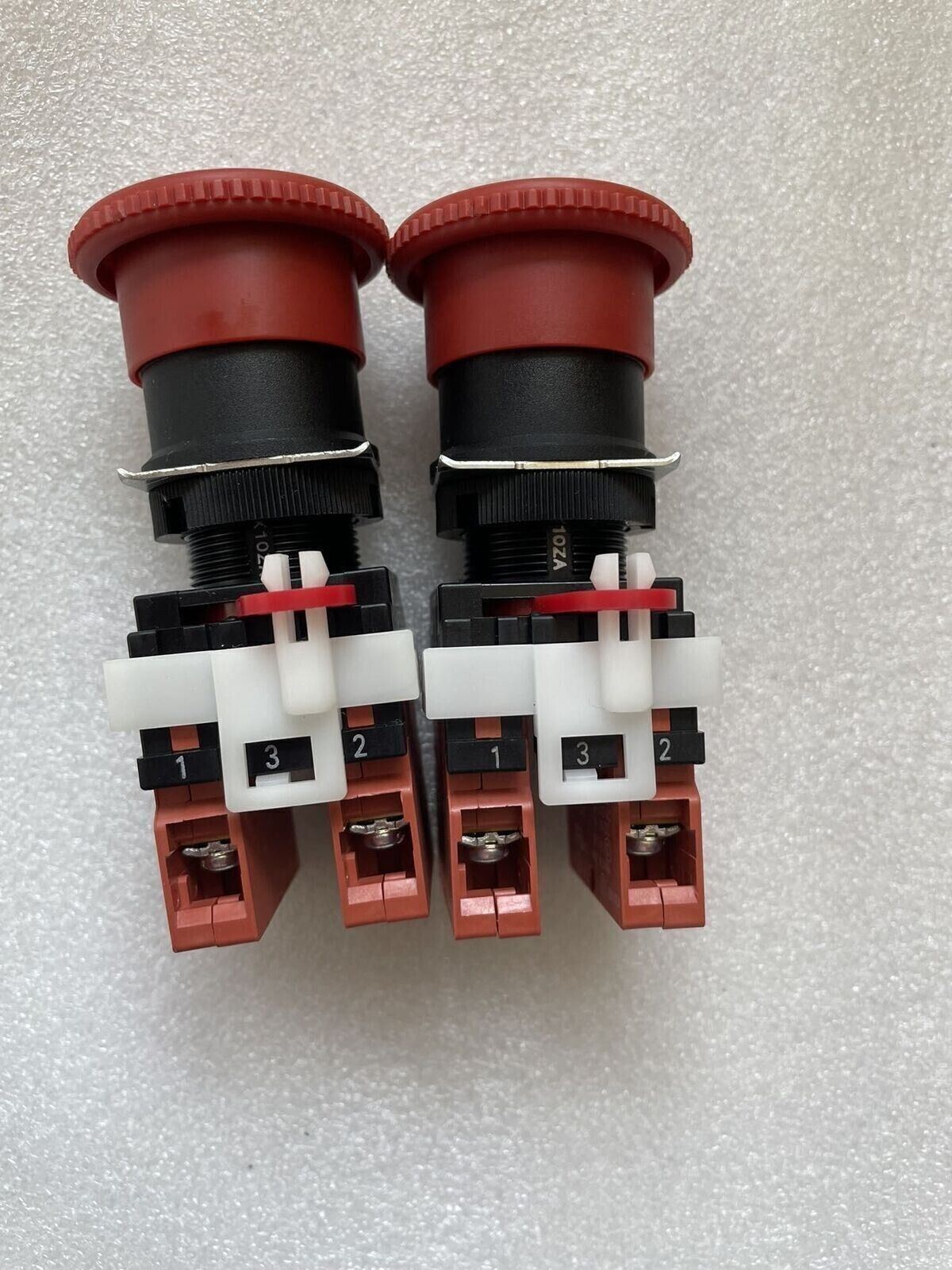 1PC A22E-M-03-EMO A22EM03EMO 1PCS Omron Emergency Stop Switch Black Red ...