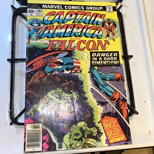Captain America # 202 VF/NM Marvel Comic Book Avengers Falcon 11 LI2 | eBay