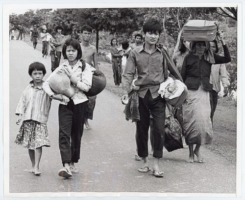 VIETNAM WAR CAMBODIAN REFUGEES 1970 PHOTO PULITZER PRIZE KYOICHI SAWADA ...