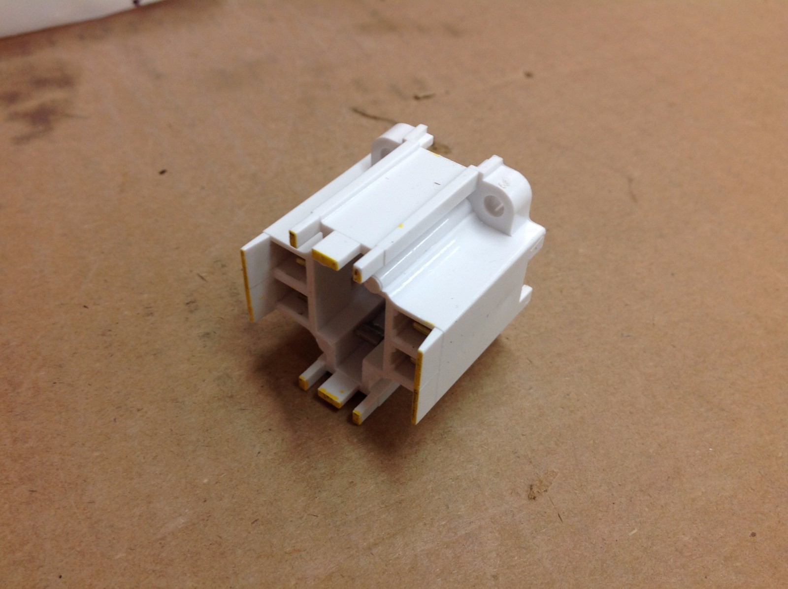 D3990 CFL Socket GX24q-4 Base 42W 4-Pin | eBay