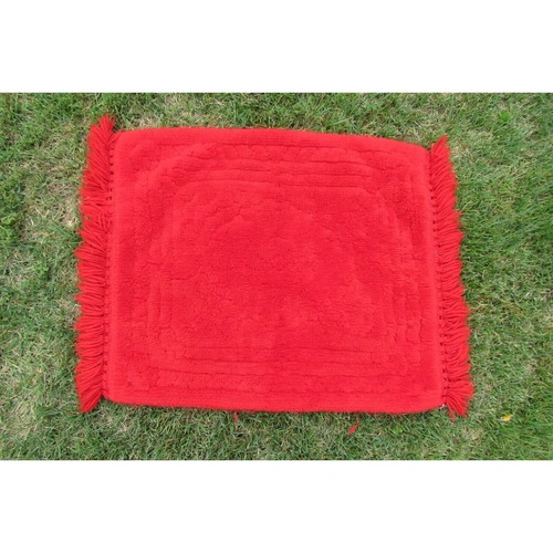 Red Throw Rug Bath Decor Plush Pile 29 x 24 Vintage 1960s 1970s Film TV ...