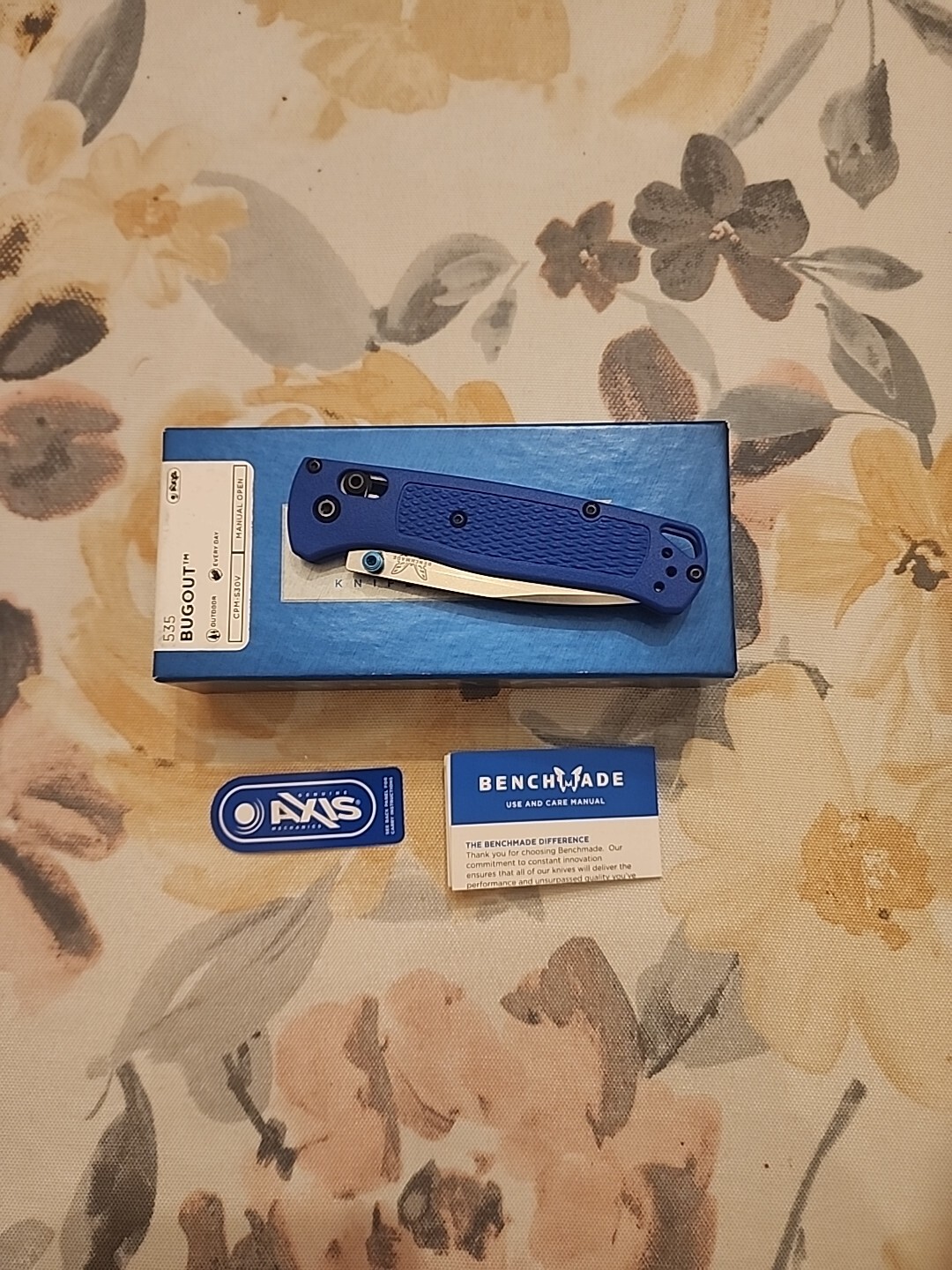 Benchmade Knives Bugout 535 CPM-S30V Stainless Steel Blue Class Open ...