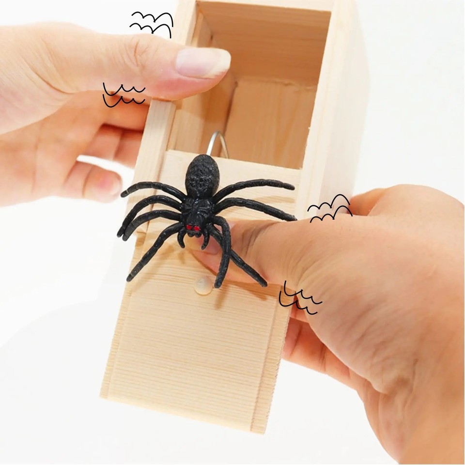 New Funny Scare Box Wooden Prank Spider Hidden In Scarebox Toys Quality ...