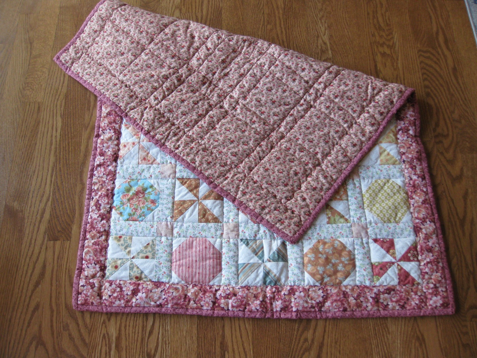 LAP OR BABY QUILT, HAND MADE, BLOCK PATTERNS PINWHEEL AND ORANGE PEEL ...