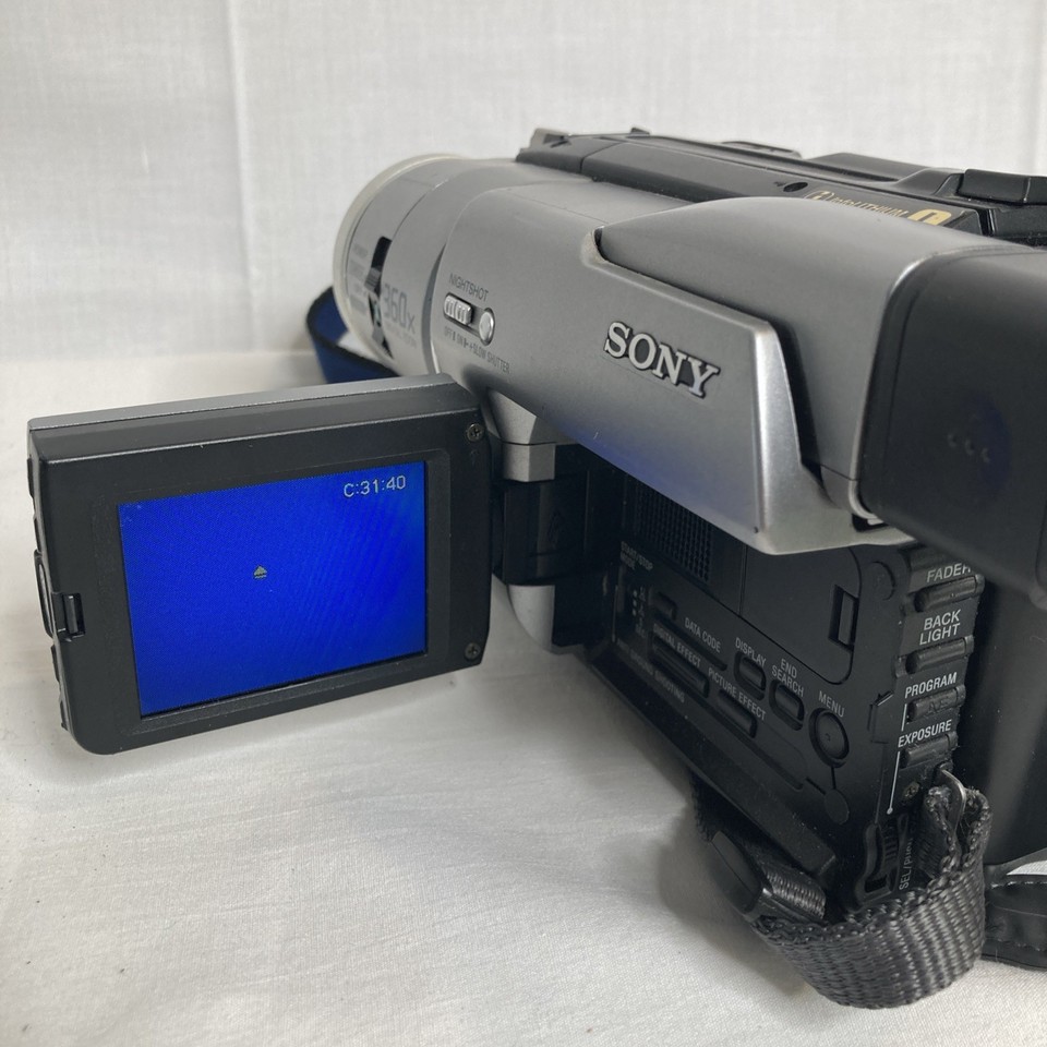 SONY DCR - TRV 103 Digital 8 Handycam Video Camera Camcorder Powers On ...