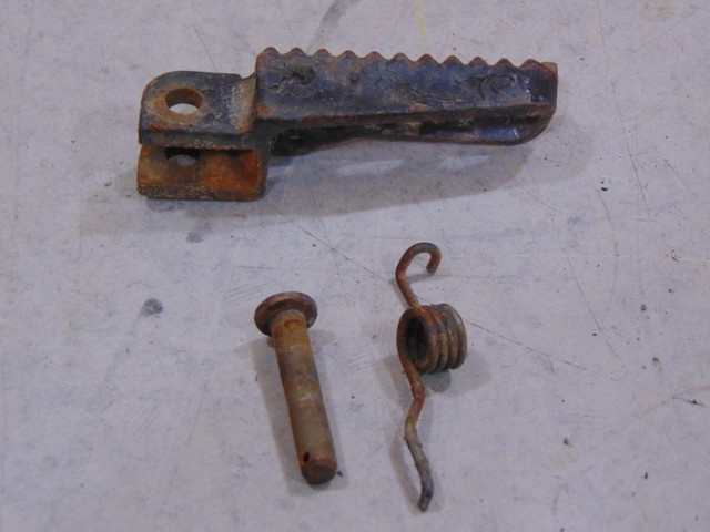 1979 Suzuki Rm125 Left Side Foot Peg Footpeg 79 RM 125 B3389 for sale ...