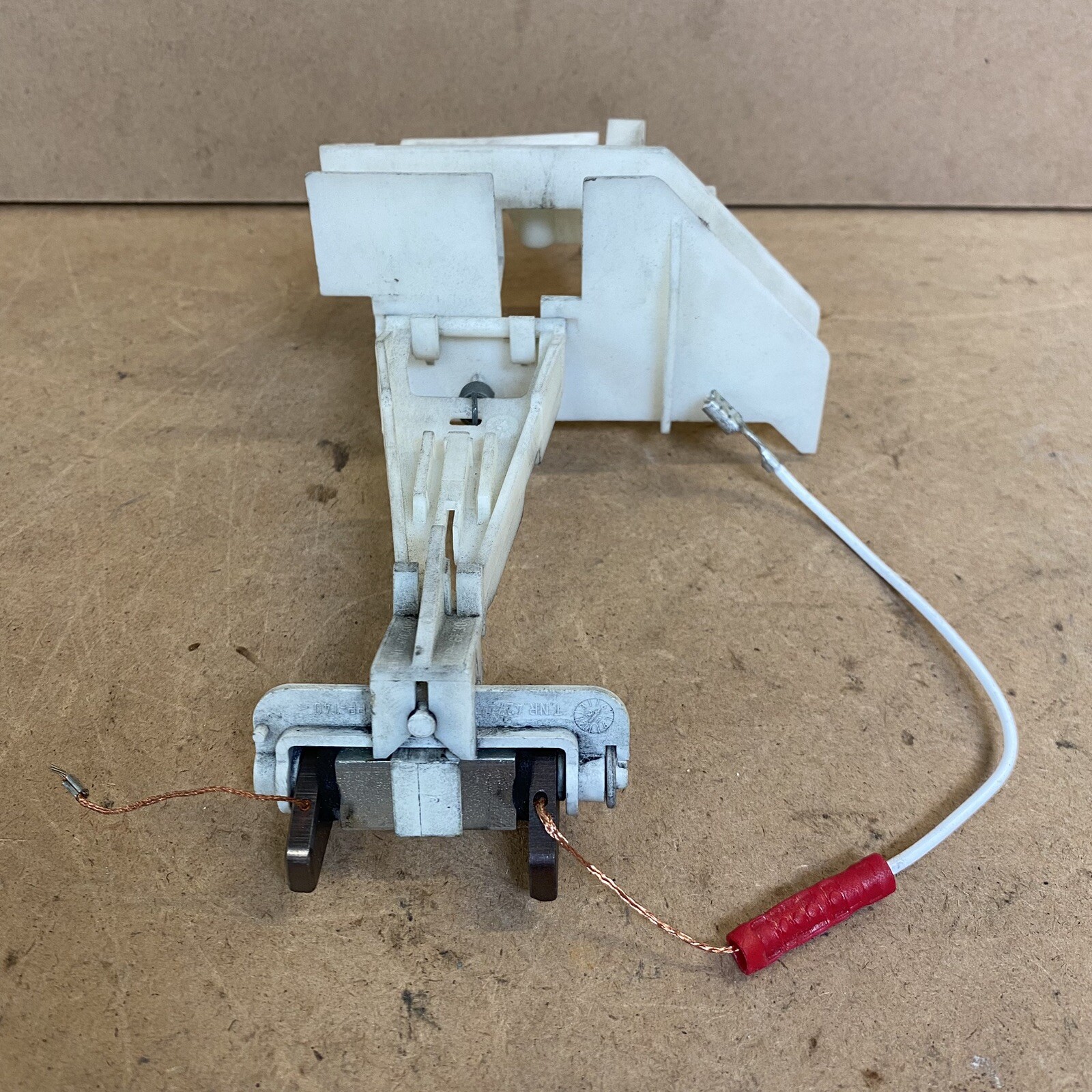 MIELE PT7136 CARBON BRUSH & ARM HOLDER SUPPORT WEIGHT - 4764012 4764022 ...