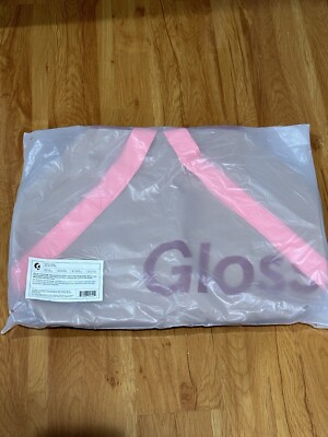 BRAND NEW Glossier Duffel Bag Sealed (Medium Brown Pink Desert Rose ...