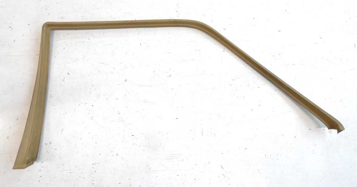 Mercedes W124 300E 4Matic A1247350271 trim window frame rear right | eBay