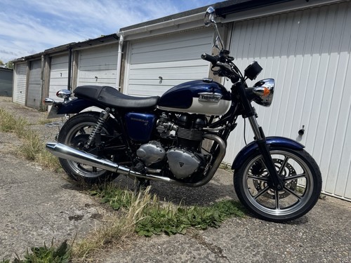 2011 Triumph Bonneville 865 SE | eBay UK