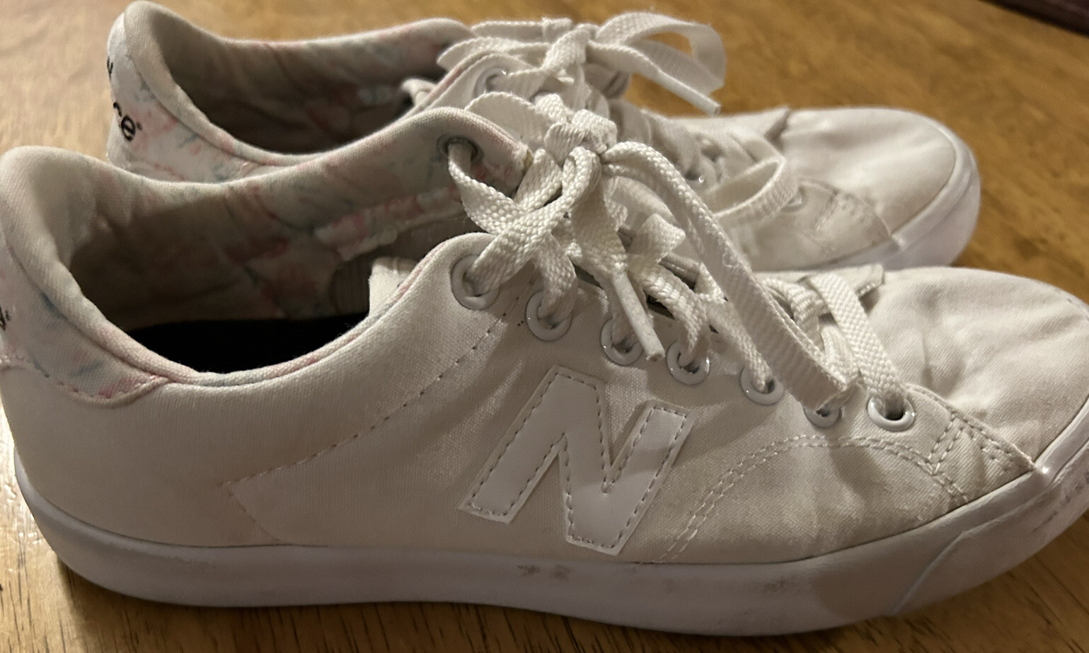 New Balance 210 White Canvas tennis shoes woman’s siz… - Gem