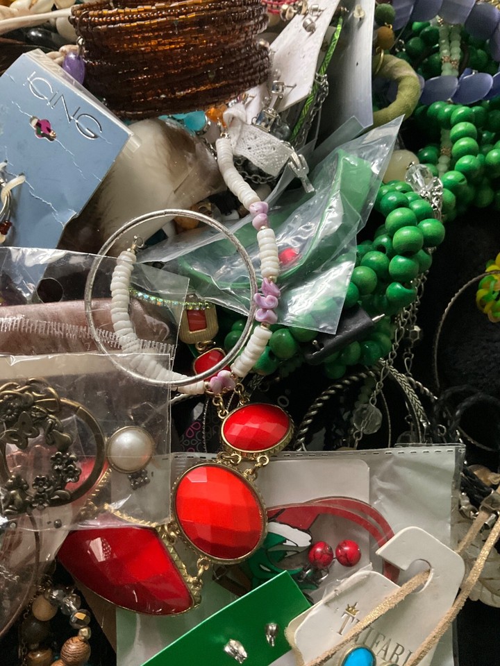 Vintage to Now Womens tangled SCRAP jewelry assortment 42lbs | eBay