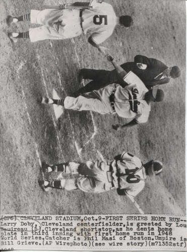 1948 Press Photo HoFer Larry Doby Crosses Home After Home Run w Lou ...