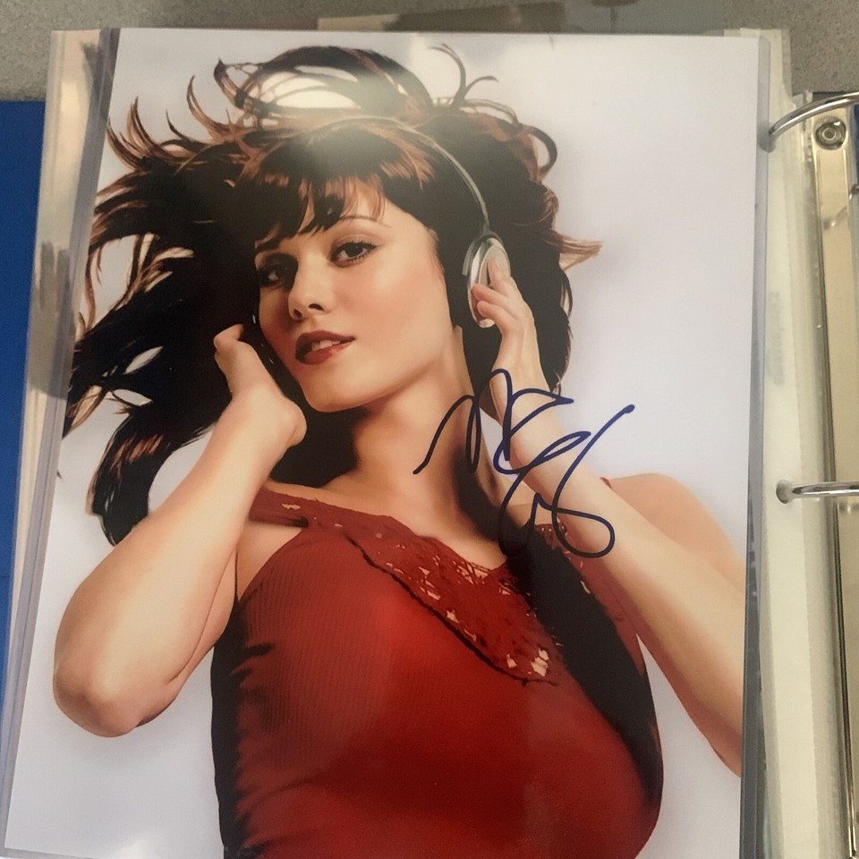 Mary Elizabeth Winstead Autographed 8x10 Photo Reprint Plus Bonus Photo ...